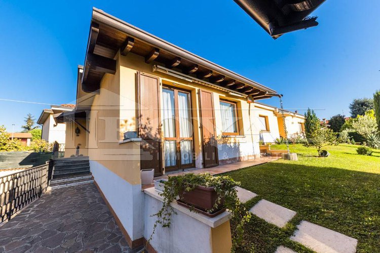 Vendita Villa Azzano San Paolo | Chicercacasa.it Vendita Villa Azzano San Paolo | Chicercacasa.it