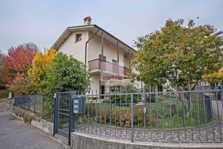 Vendita Villa A Schiera Bergamo | Chicercacasa.it Vendita Villa A Schiera Bergamo | Chicercacasa.it