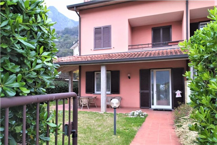 Vendita Villa A Schiera Valmadrera | Chicercacasa.it Vendita Villa A Schiera Valmadrera | Chicercacasa.it